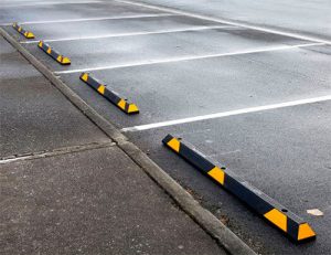 Bizcom Perú – Productos para vías y estacionamientos Topellantas (topes de estacionamiento ...